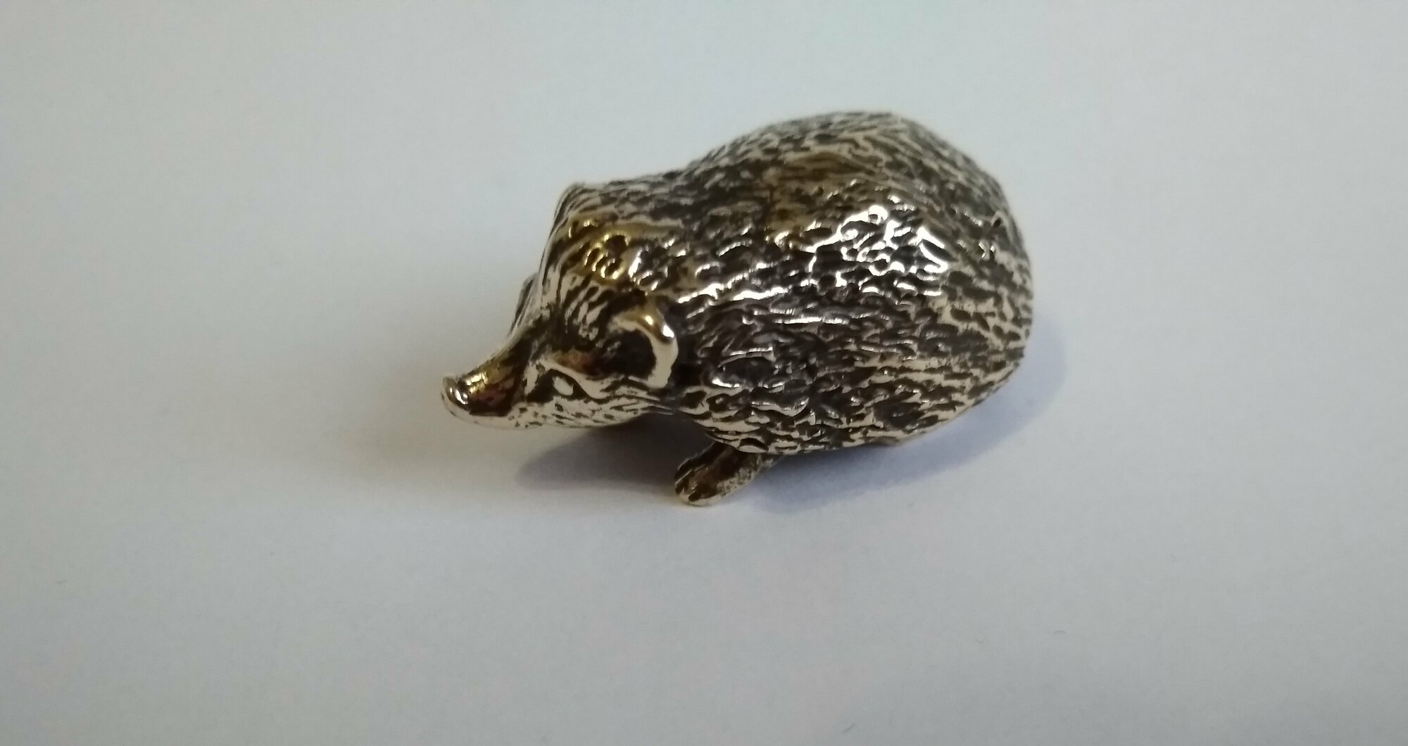 Ёжик из бронзы — миниатюрная фигурка, символ уюта и заботы, фигурка из бронзы, сувенир