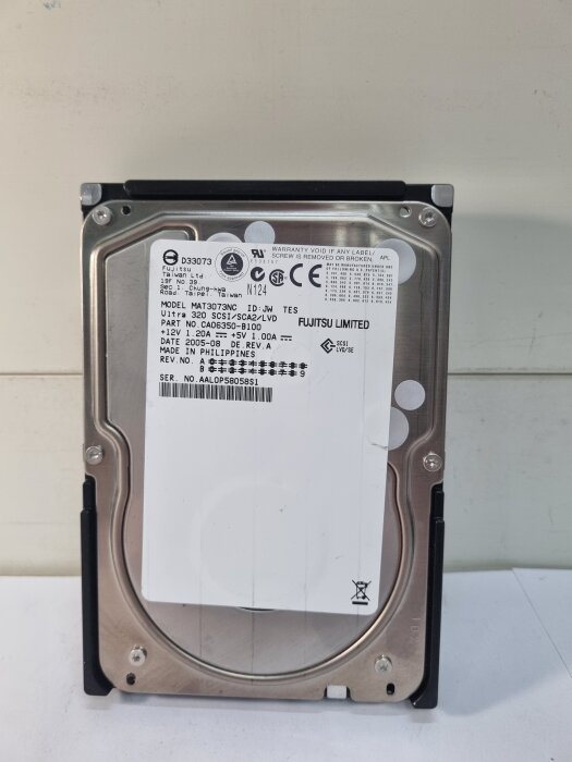 Жесткий диск 3.5" Fujitsu 73.5Gb MAT3073NC SCSI