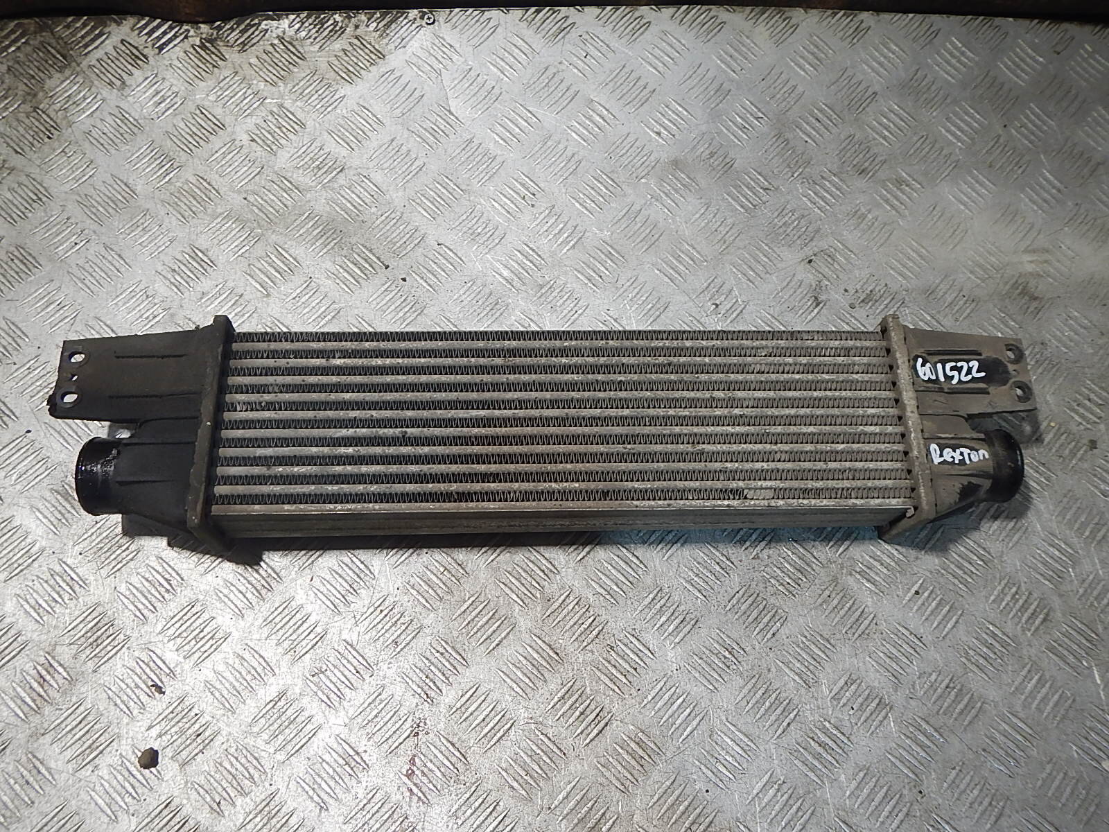 Б/У Интеркулер, SsangYong (Сангйонг)-REXTON II (07-) SSANGYONG REXTON II (07-) Небольшая деформация. 601522 SSANG YONG а...