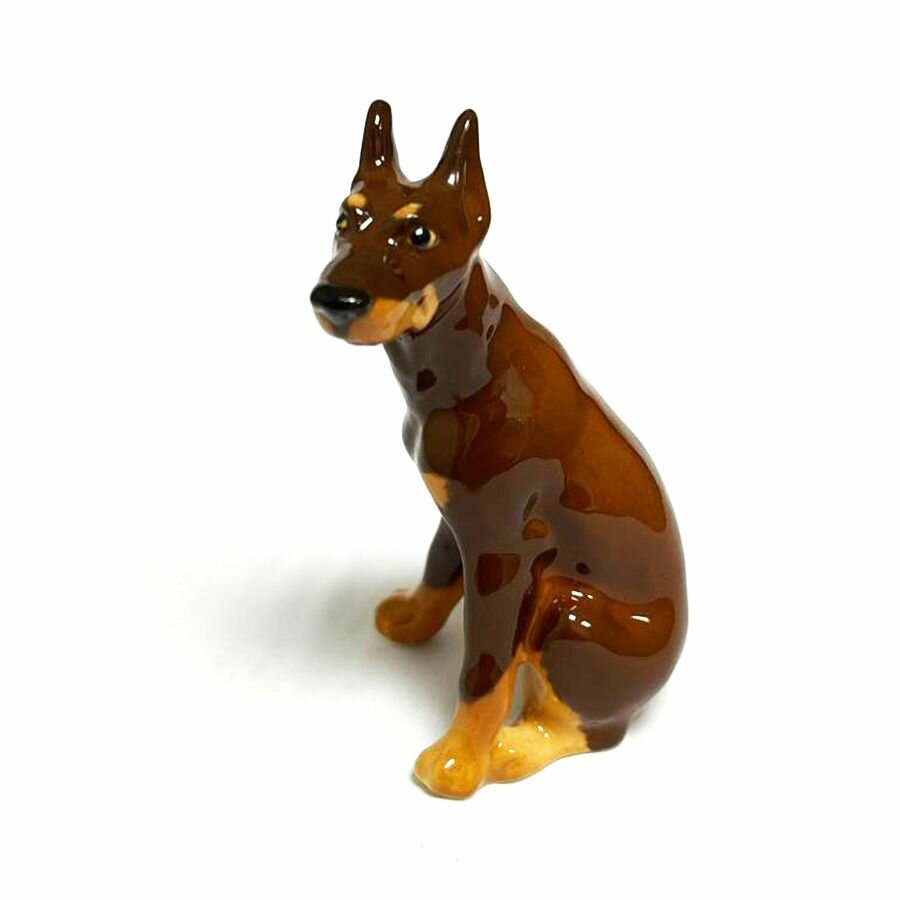 Фарфоровая эксклюзивная интерьерная статуэтка Доберман
