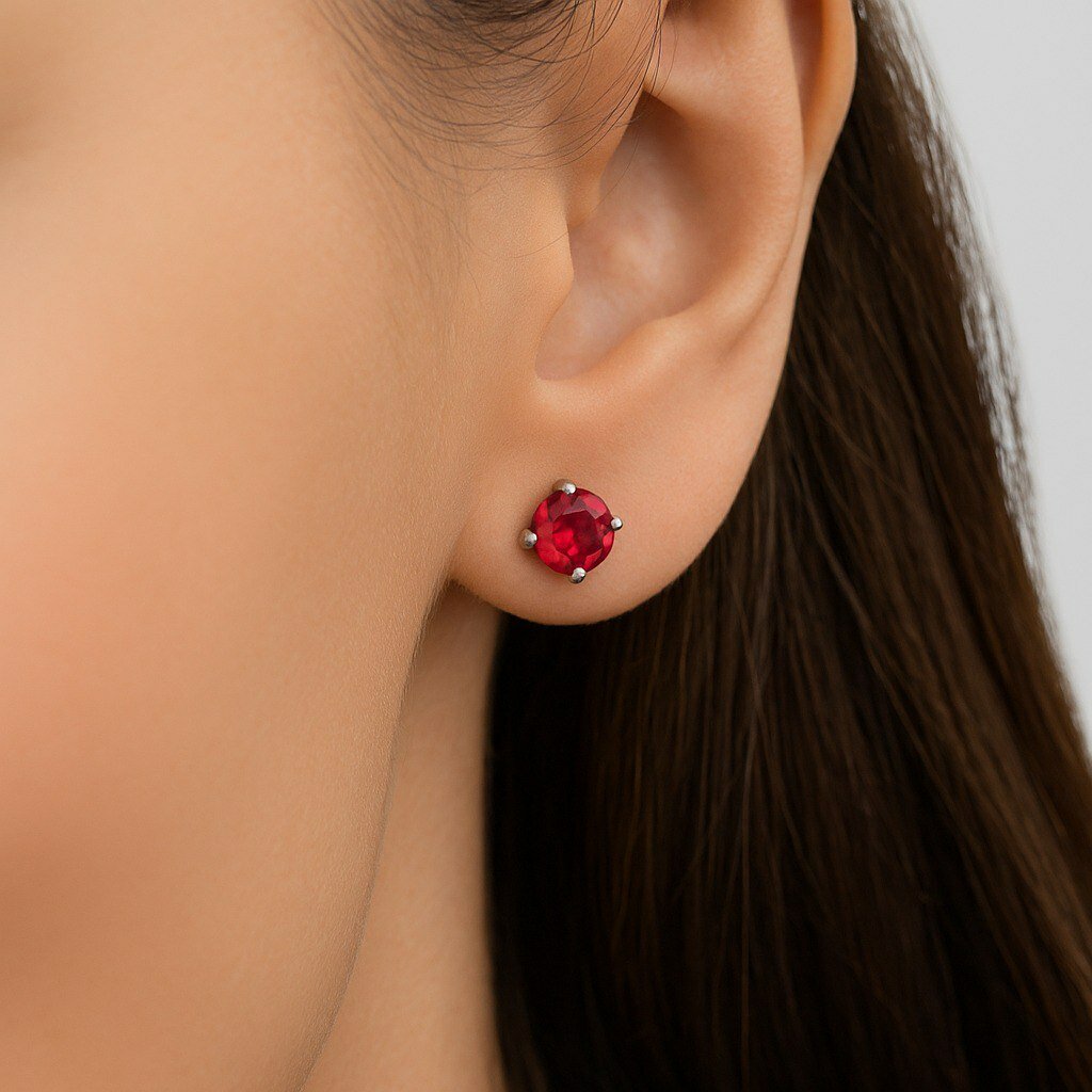 Серьги пусеты, серебро, 925 проба, родирование, рубин синтетический, фианит, рубин