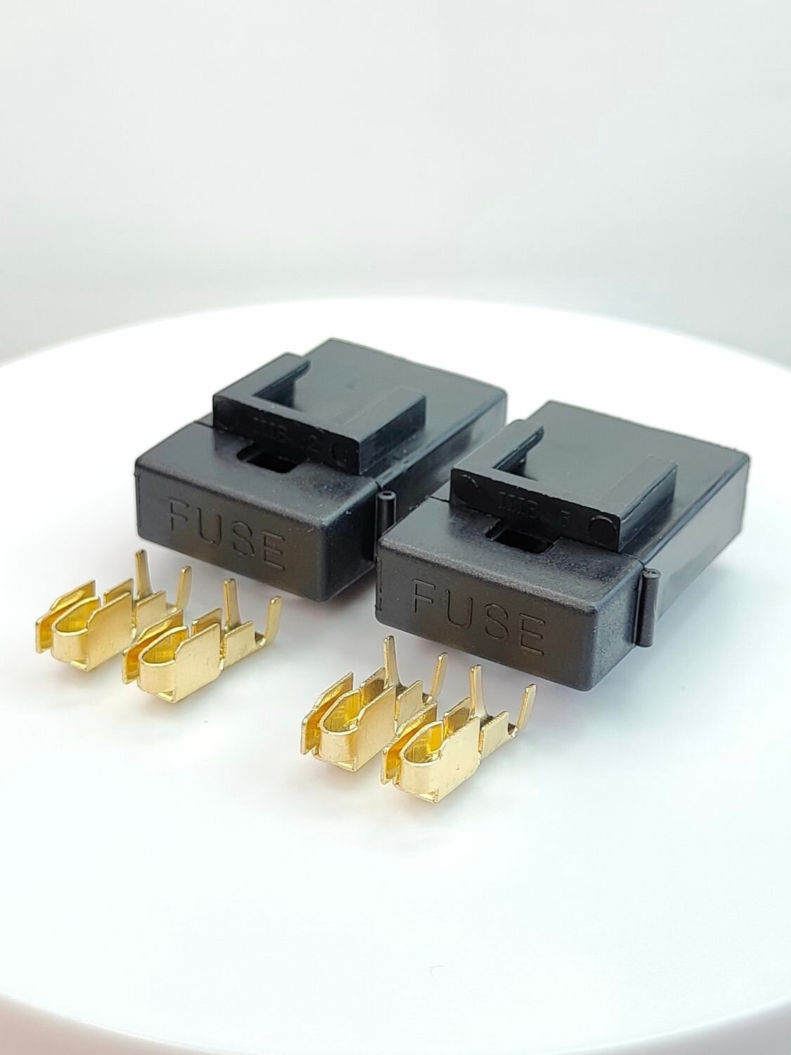 2шт Держатель предохранителя флажкового (от 2,5 до 30А) наборной, латунные клеммы, кабель 2,5-4 кв. мм.