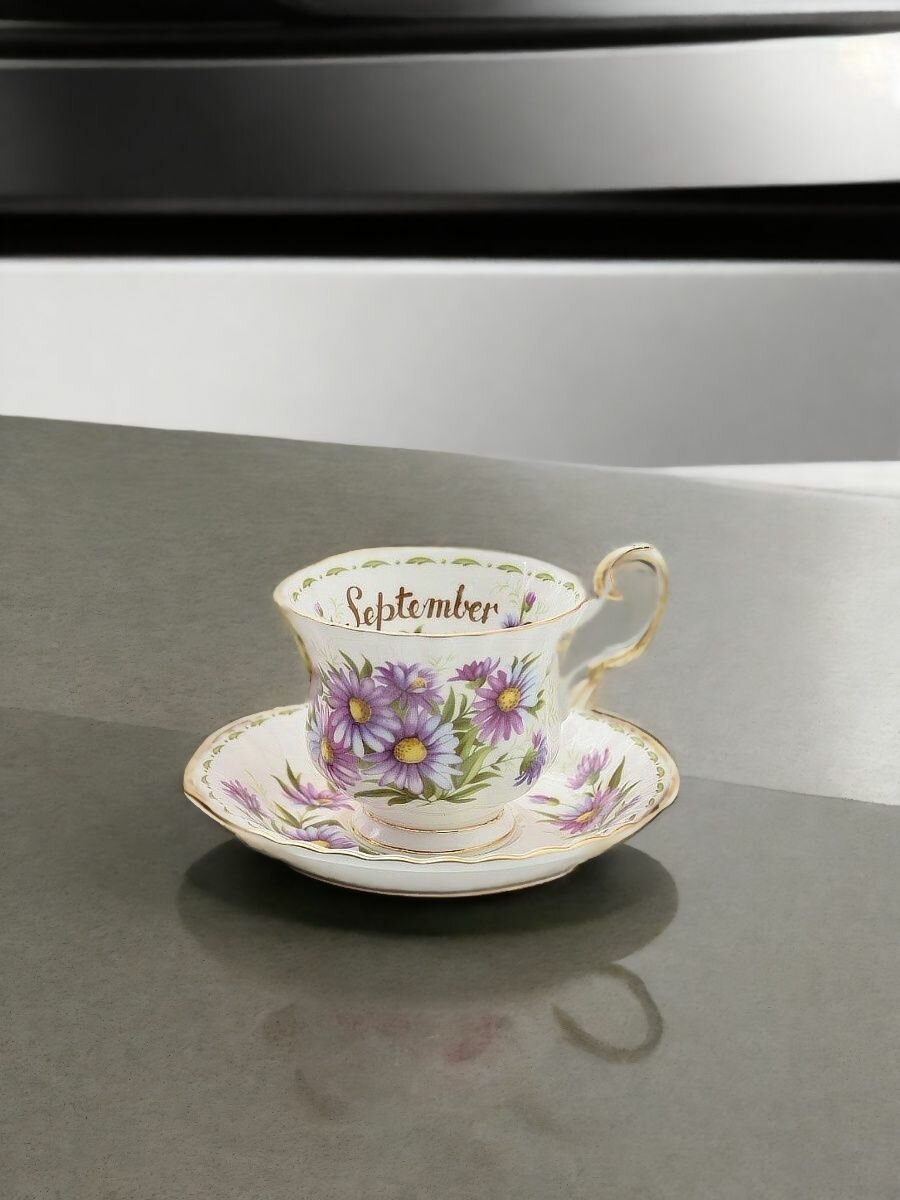 Чайная пара Royal Albert. Серия "Цветок месяца". Англия. Костяной фарфор. Клеймо 70-е гг. Сузуран в мае