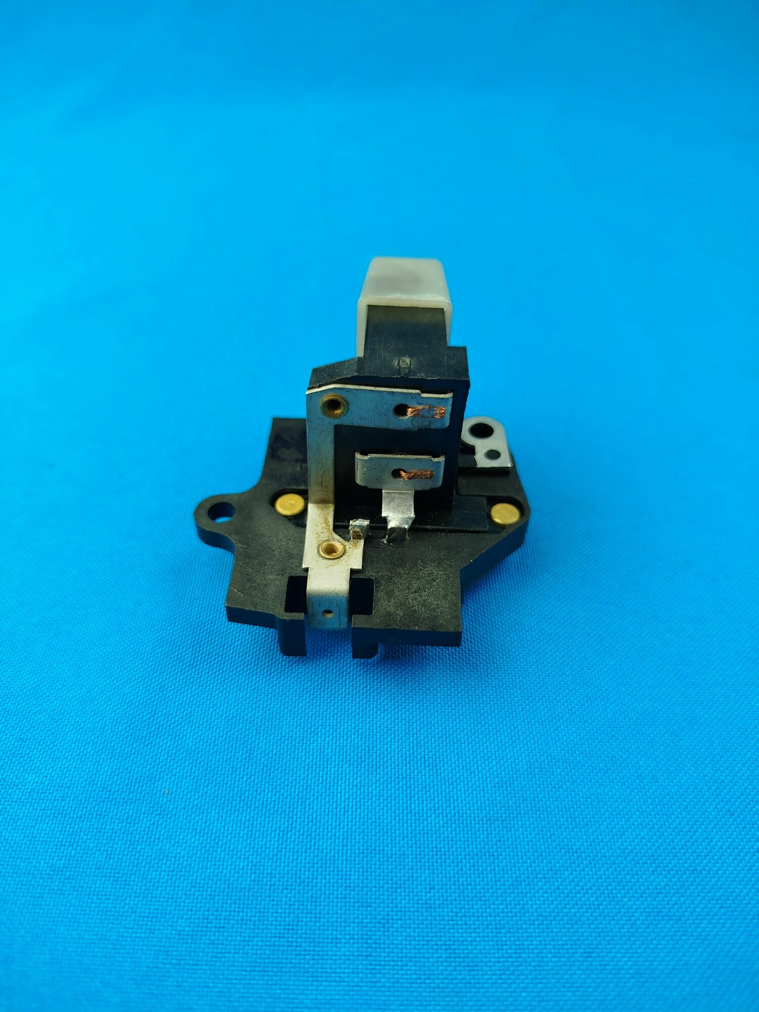 Реле зарядки генератора "АТЭ-2" для автомобилей ВАЗ 2101-099 (ген. 372 "КЗАТЭ")