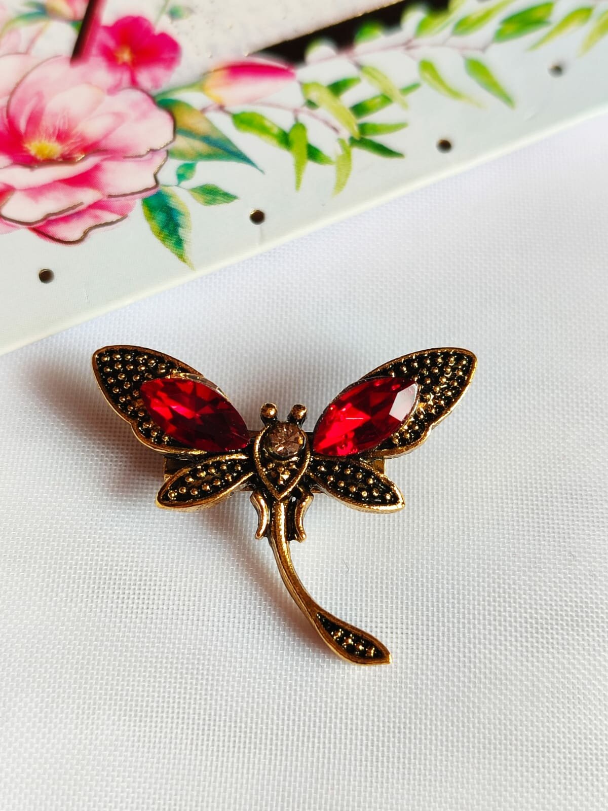 Брошь, стекло, жемчуг имитация, стразы