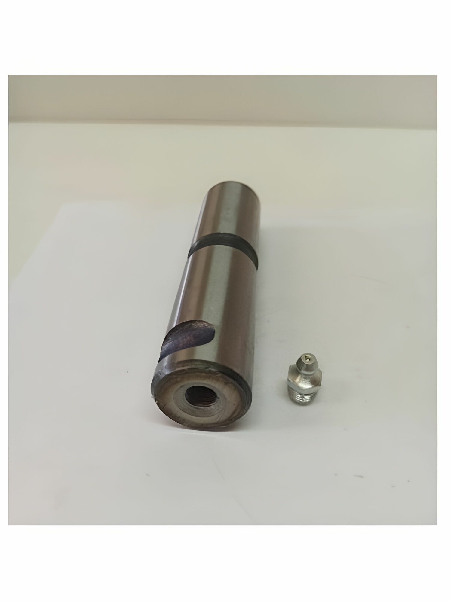 Палец рессорный, с тавотницей HINO / Mitsubishi ( 28x116mm)