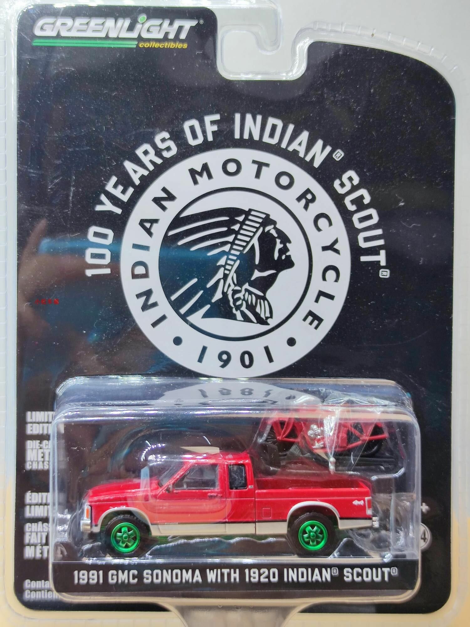 Машинка GreenLight 1/64 1991 GMC Sonoma with 1920 Indian Scouts Green machine Special Die-cast Alloy Car Model Collection Toy Gift