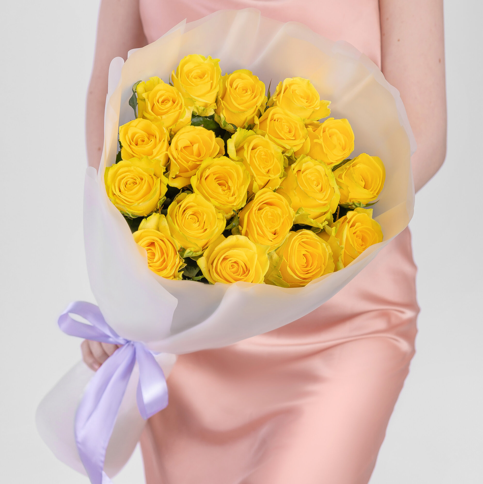 Букет Мегацвет24 "Пенни Лейн", 19 роз, 70см, в дизайнерской упаковке