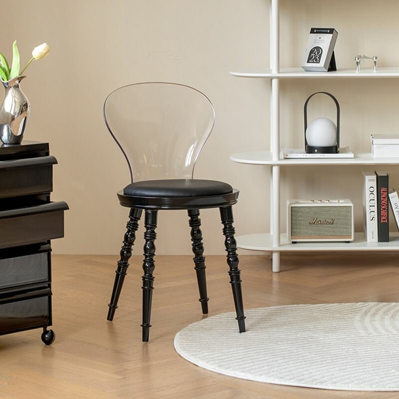 Прозрачный обеденный стул