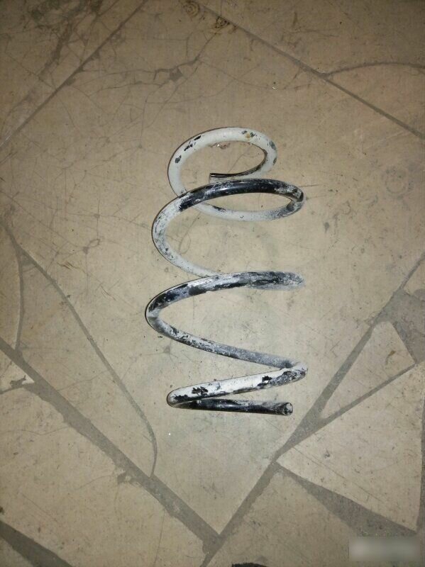 Пружина подвески передняя Mitsubishi Outlander 3 Б/У с пробегом