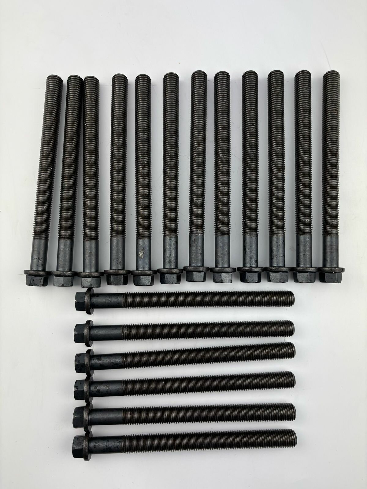 Болты крепления головки цилиндров ЯМЗ-5344 (ГАЗон Next) полн. резьба (комплект 18шт)