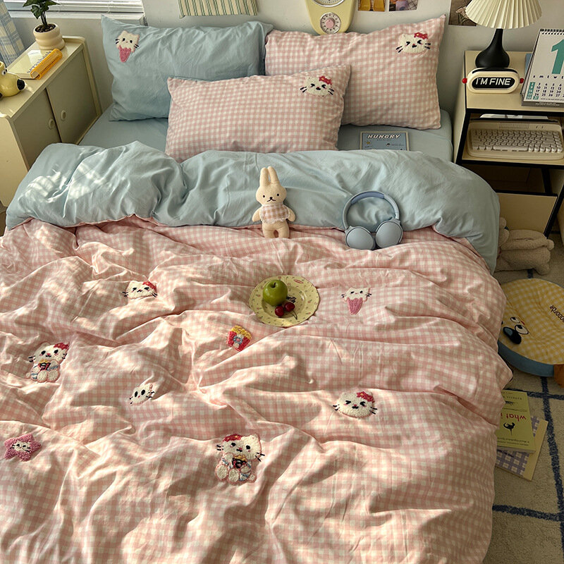 Комплект постельного белья из четырех предметов, вышитый на полотенце из хлопка класса А, новый стиль 2025 года, в горошек с рисунком из мультфильмов, простыня для учениц, пододеяльник, постельное белье,200*230cm