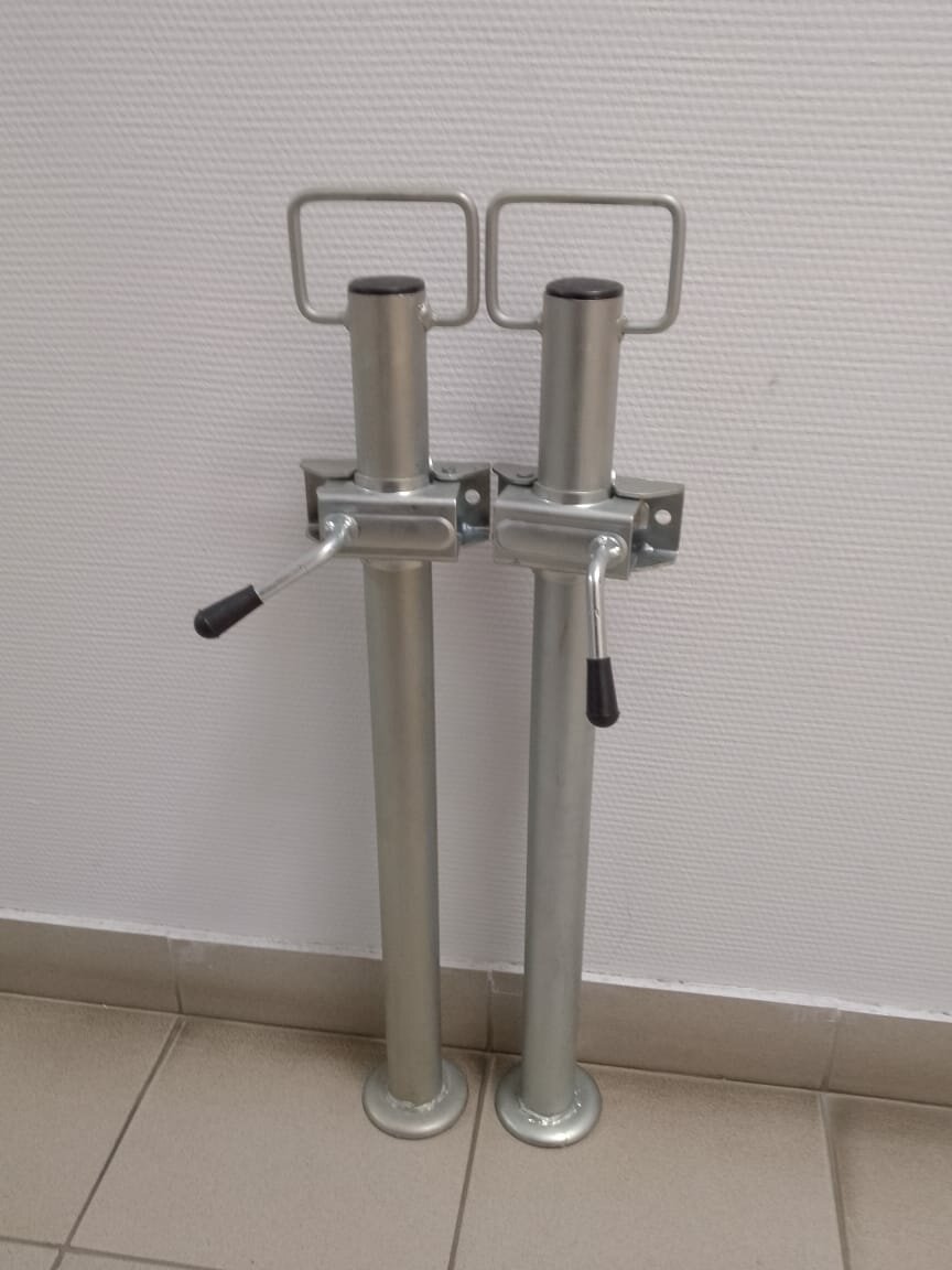 Стойки опорные (2шт) с хомутом оцинкованные для легковых прицепов