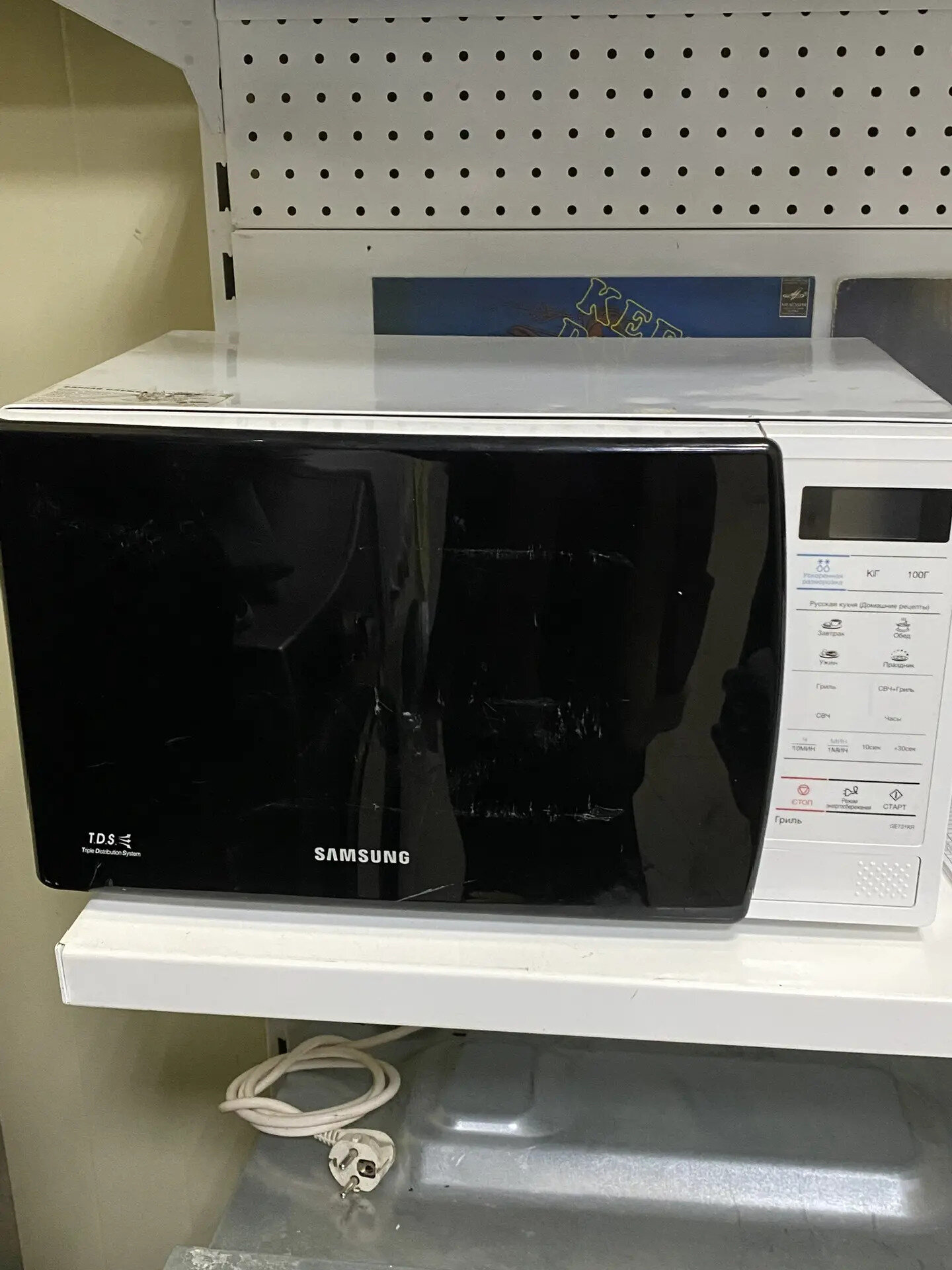 Микроволновая печь Samsung GE 731KR, 6 уровней мощности, с грилем, сенсорное управление Б\У