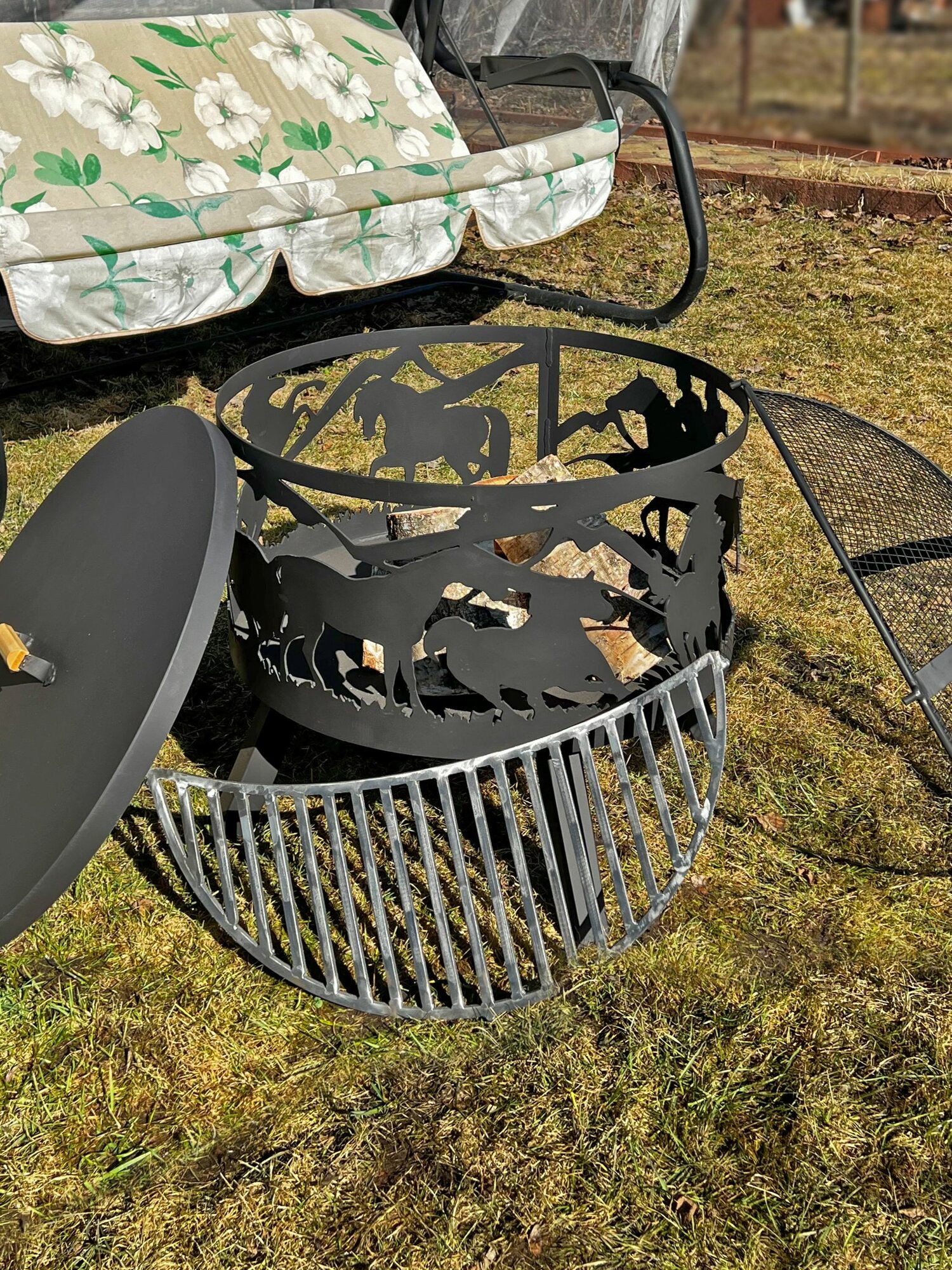 Костровая чаша Кони 5в1(Крышка+Решетка Гриль+Сетка+Купол искрогаситель) 60 см 0,3 см