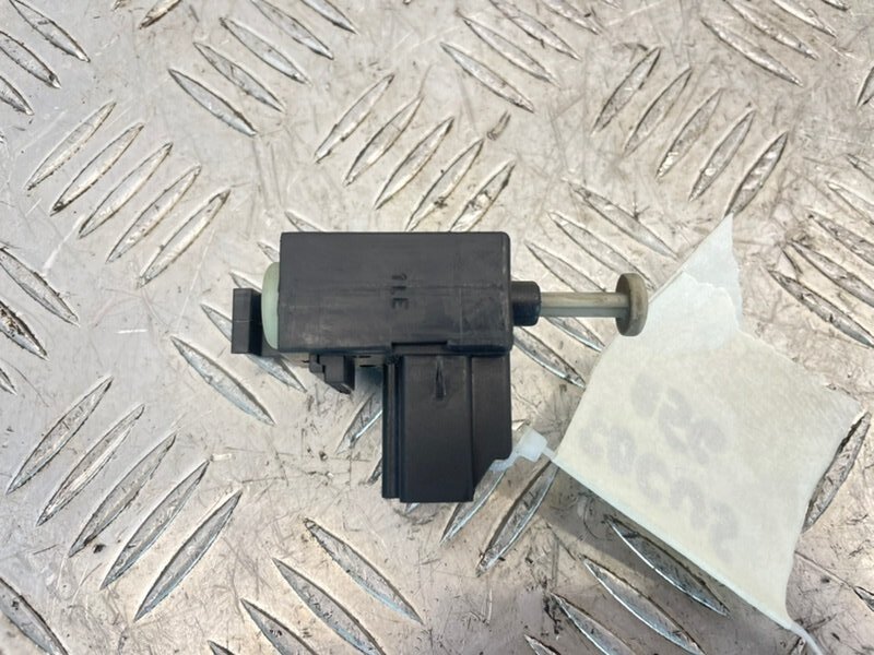 Б/У концевик педали сцепления Ford Focus 2011 CB8 IQDB 57370 FORD арт. 1439868