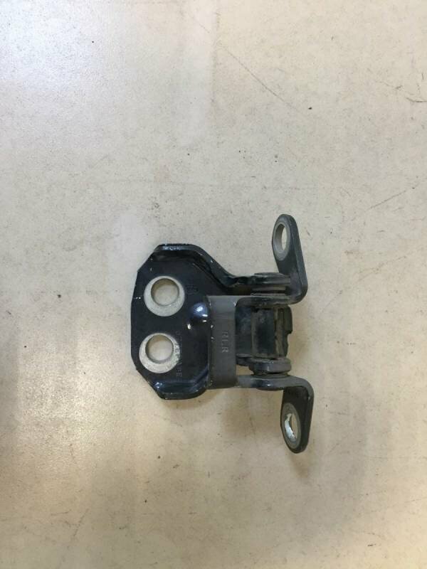 Петля двери задней правой нижняя Ford Fiesta MK5 2002-2008 кат.номер: 1518398