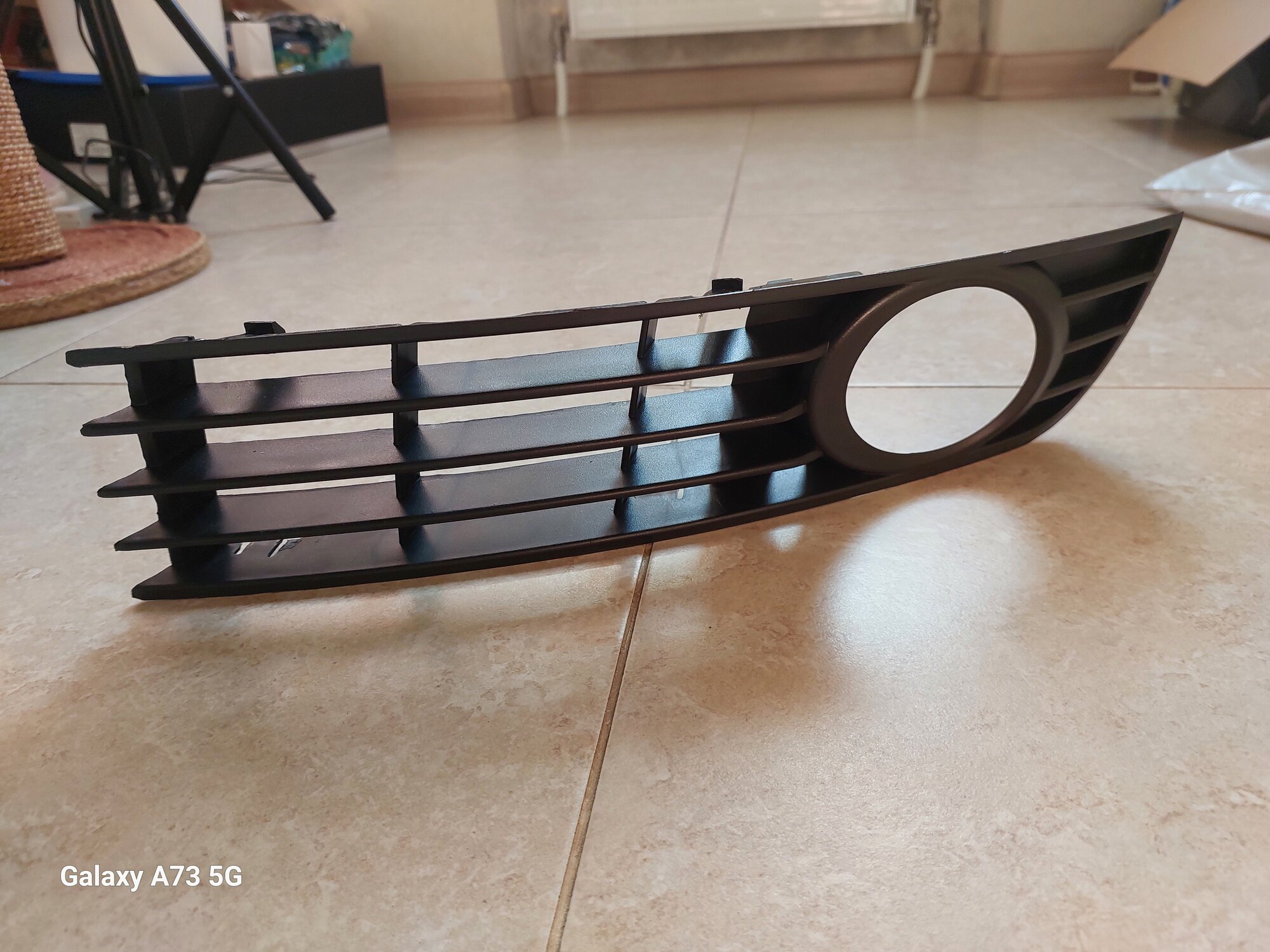 Решетка птф левая Ауди А4В6 Audi A4B6 , накладка в бампер, решетка противотуманной фары