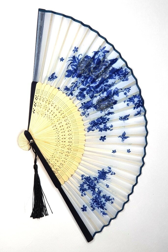Веер бамбуковый, бело-синий, в японском стиле Силуэт цветов