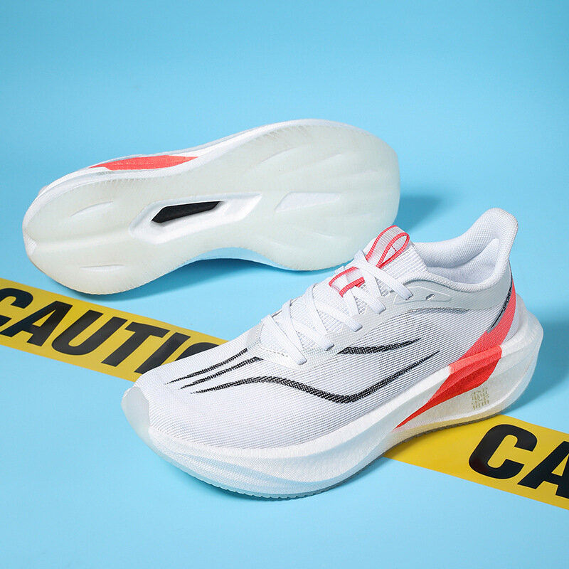 Кроссовки Enough