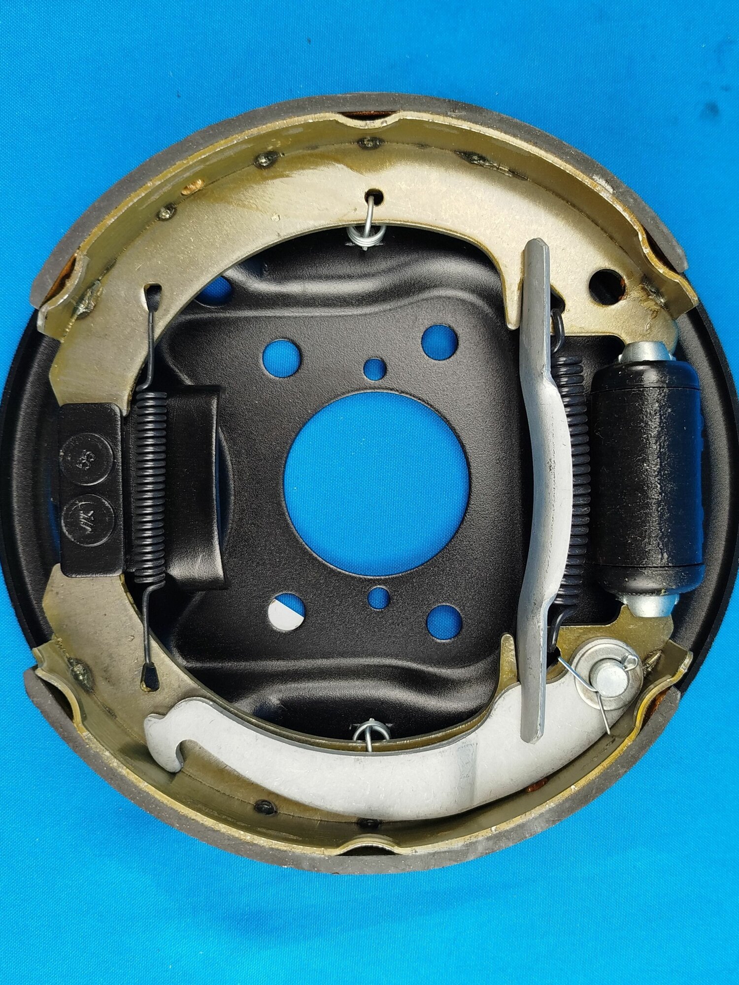 Щит заднего тормоза "ВИС" для автомобилей ВАЗ 2108-15 левый в сборе (2108-3502011-11)