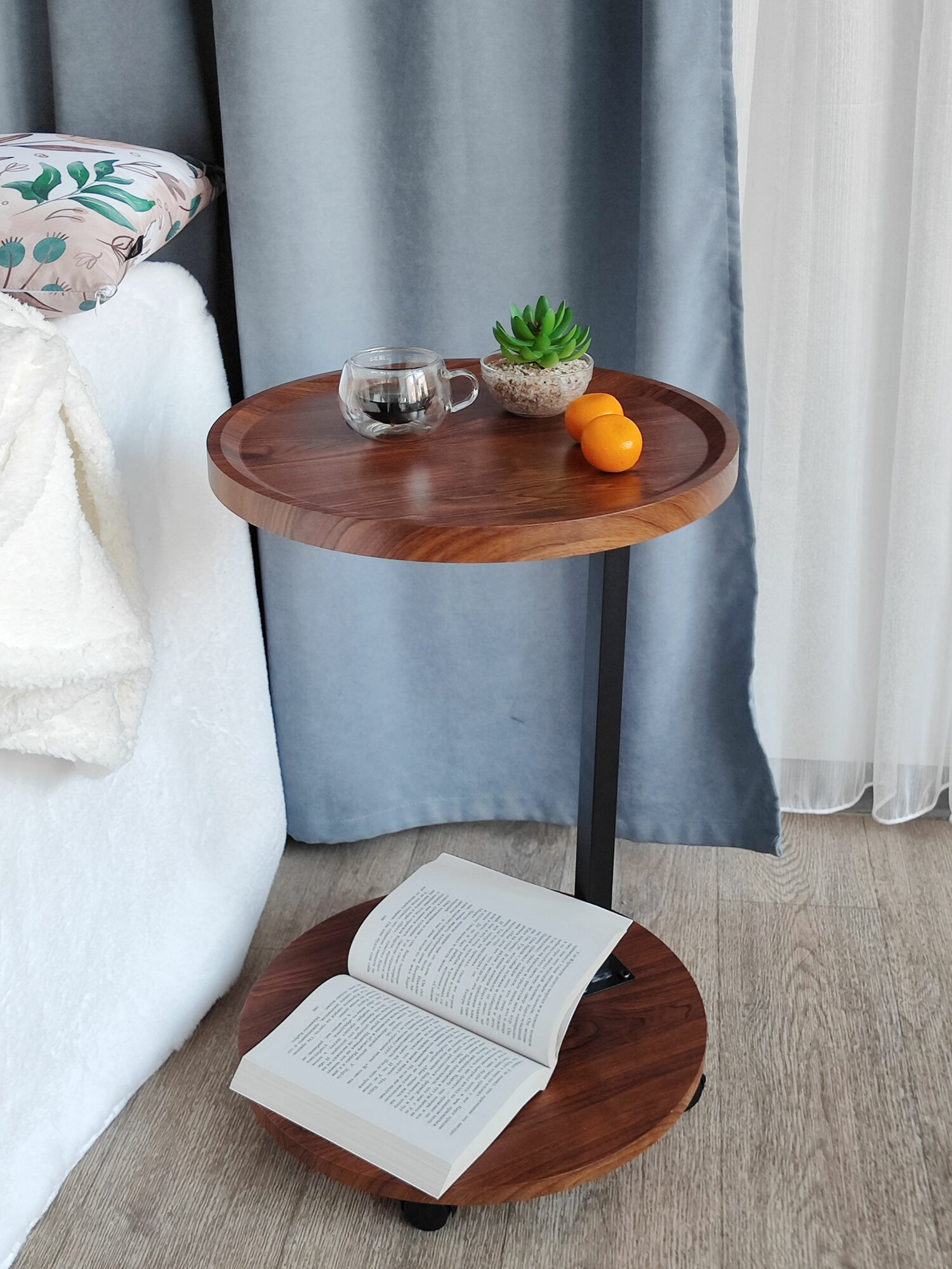 Столик журнальный прикроватный круглый на колесиках, столешница МДФ