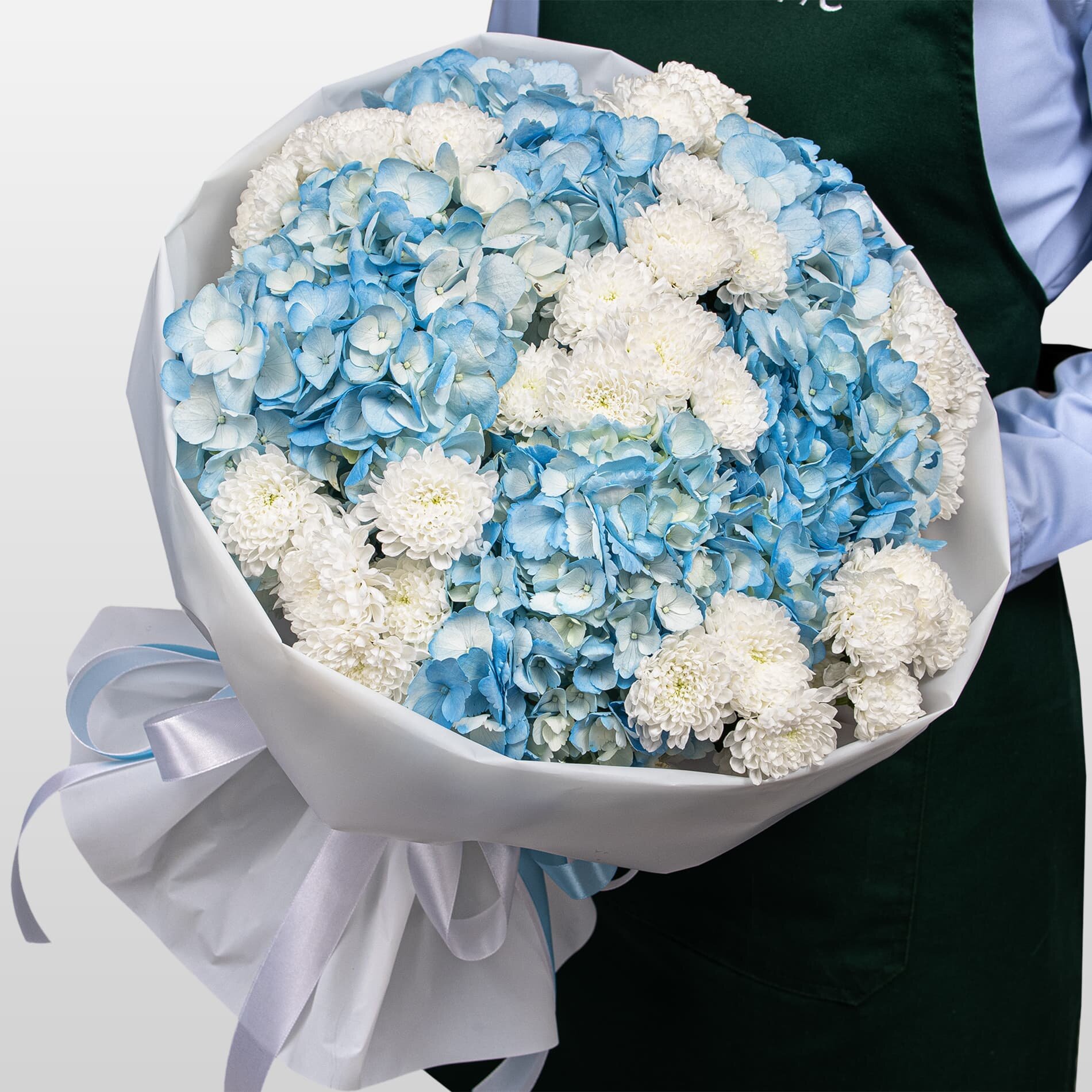 Букет из Гортензий и Хризантем Сантини Сказка о небе
