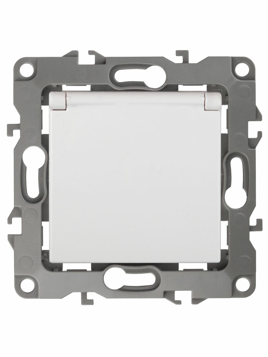 Розетка с заземлением с крышкой встраиваемая ЭРА 12 2103-01, 2P+E Schuko со шторками, 16A, 250В, белый