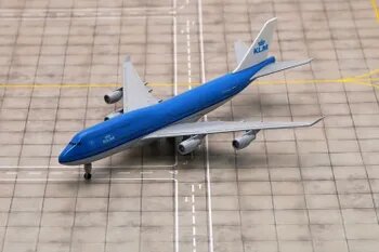 Игрушка копия самолёта Боинг 747 KLM, из металла, 20 см, шасси.