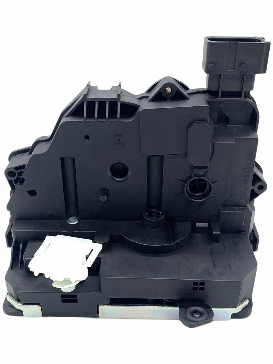 13258271 передней двери Opel Corsa D 2006-2011 13258271 (Левый передний)