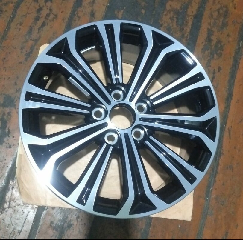 Диск литой R-17 оригинальный Toyota Corolla 2018-2024г. 7,5Jx17, 5x114,3 ET-40, DIA-60,1.