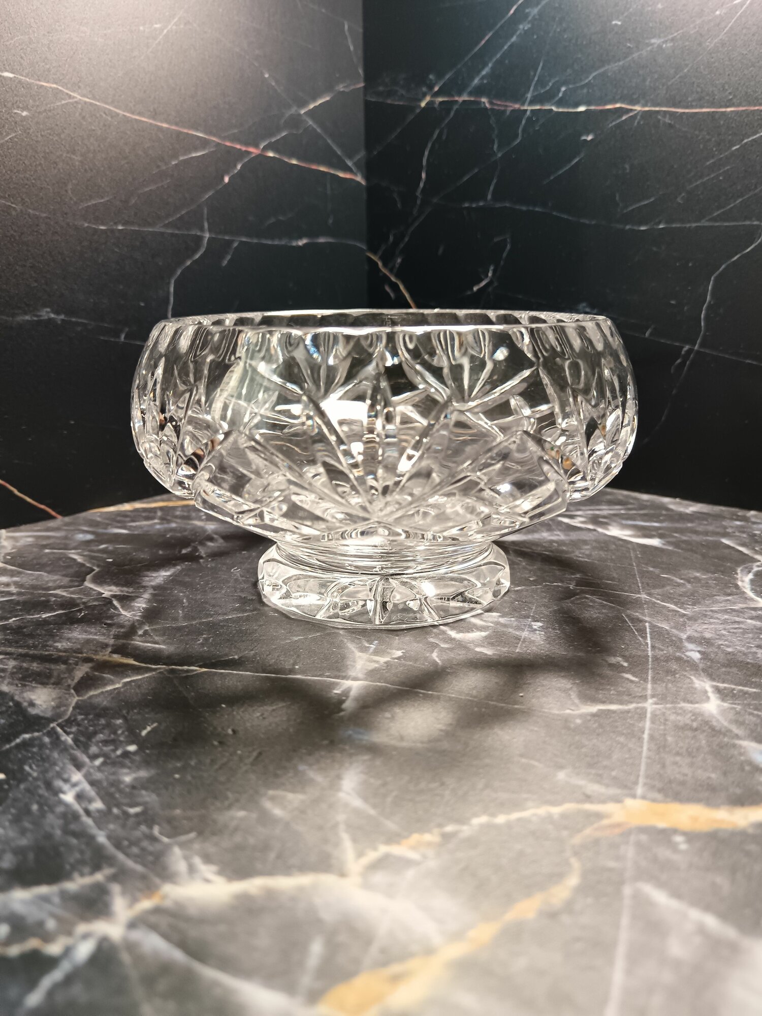 Хрустальная конфетница/креманка на ножке, алмазная грань, Неман, винтаж