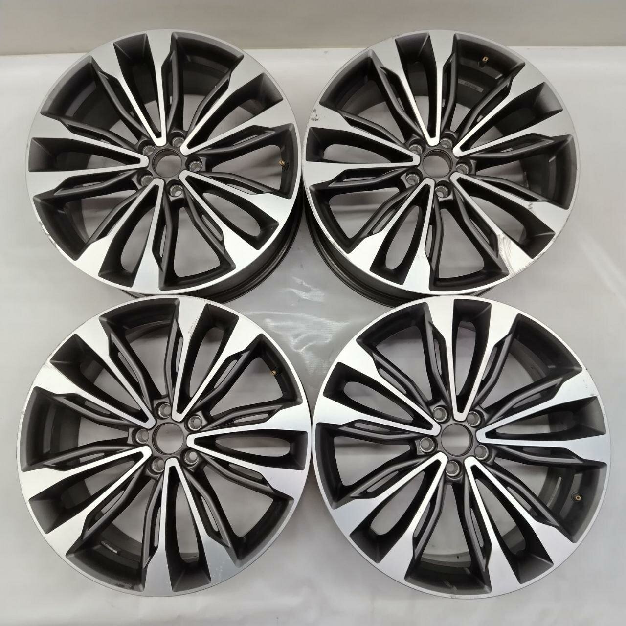 Колесные диски Geely 20x8 PCD 5x108 D63.3 ET46 (оригинал)