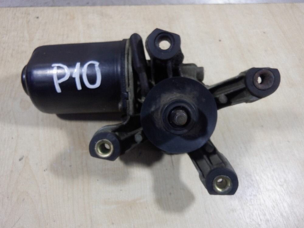 Моторчик стеклоочистителя передний Nissan Primera