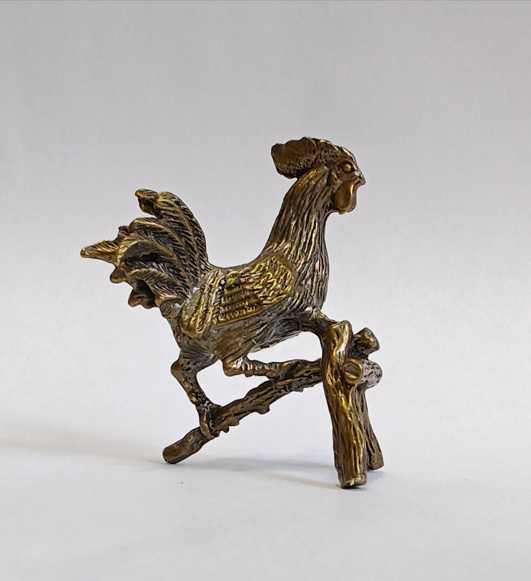 Петух на заборе - небольшая фигурка из бронзы, декоративная фигурка