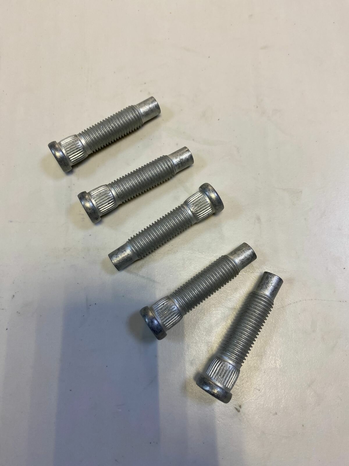 Болты для ступицы на шевроле круз — купить по низкой цене на Яндекс Маркете