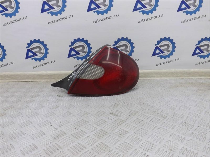 Б/У Фонарь задний правый Dodge Neon 2 / Додж Неон 2 2002