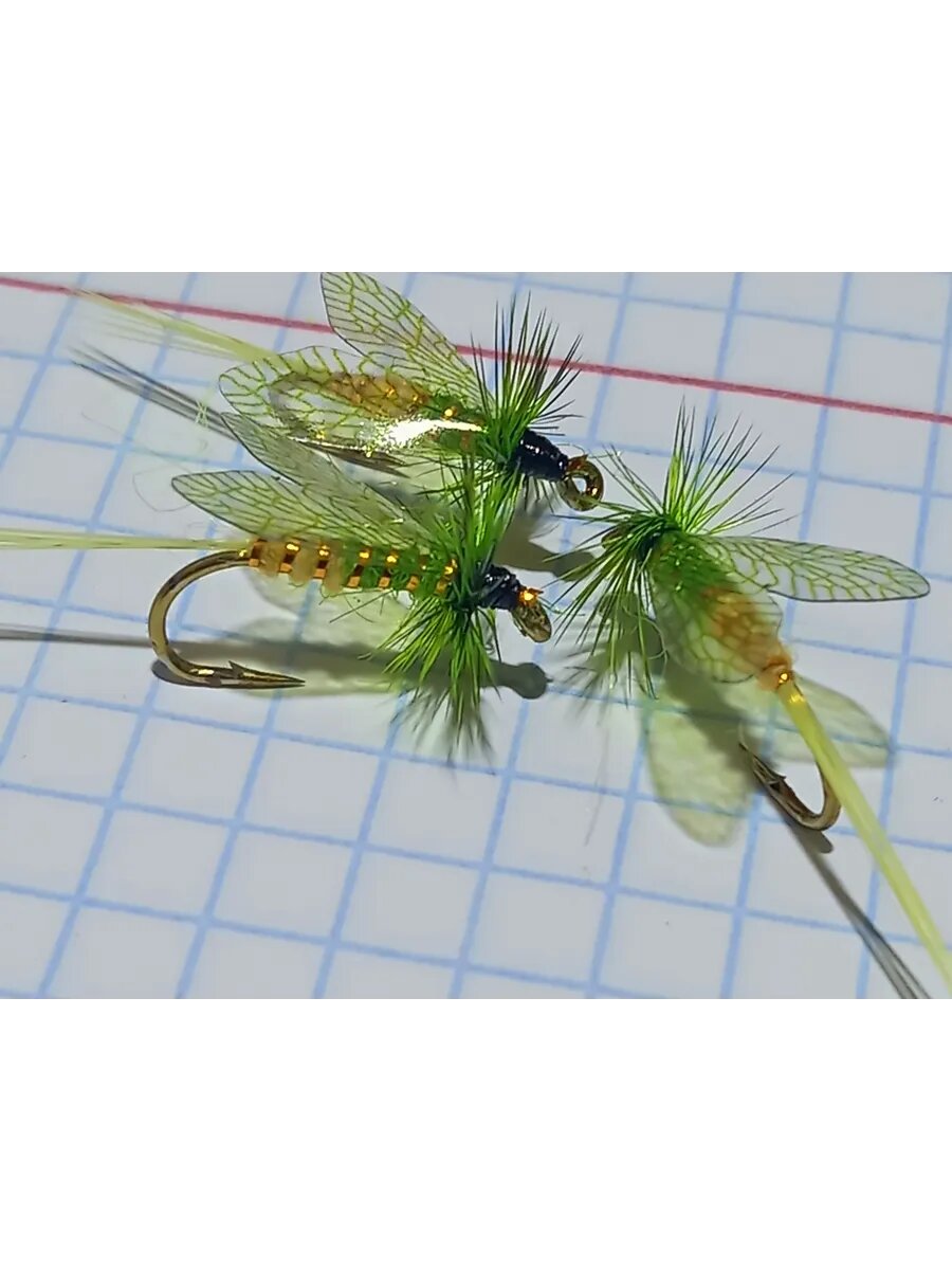 Мушка плавающая, на хариуса и другую рыбу. На одинарном крючке. Набор 3 штуки