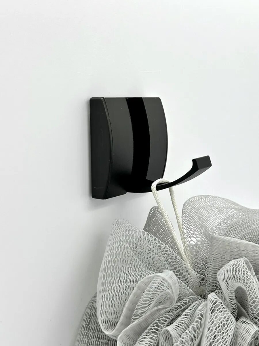 Вешалка настенная, металлическая, 1 складной крючок, цвет черный матовый