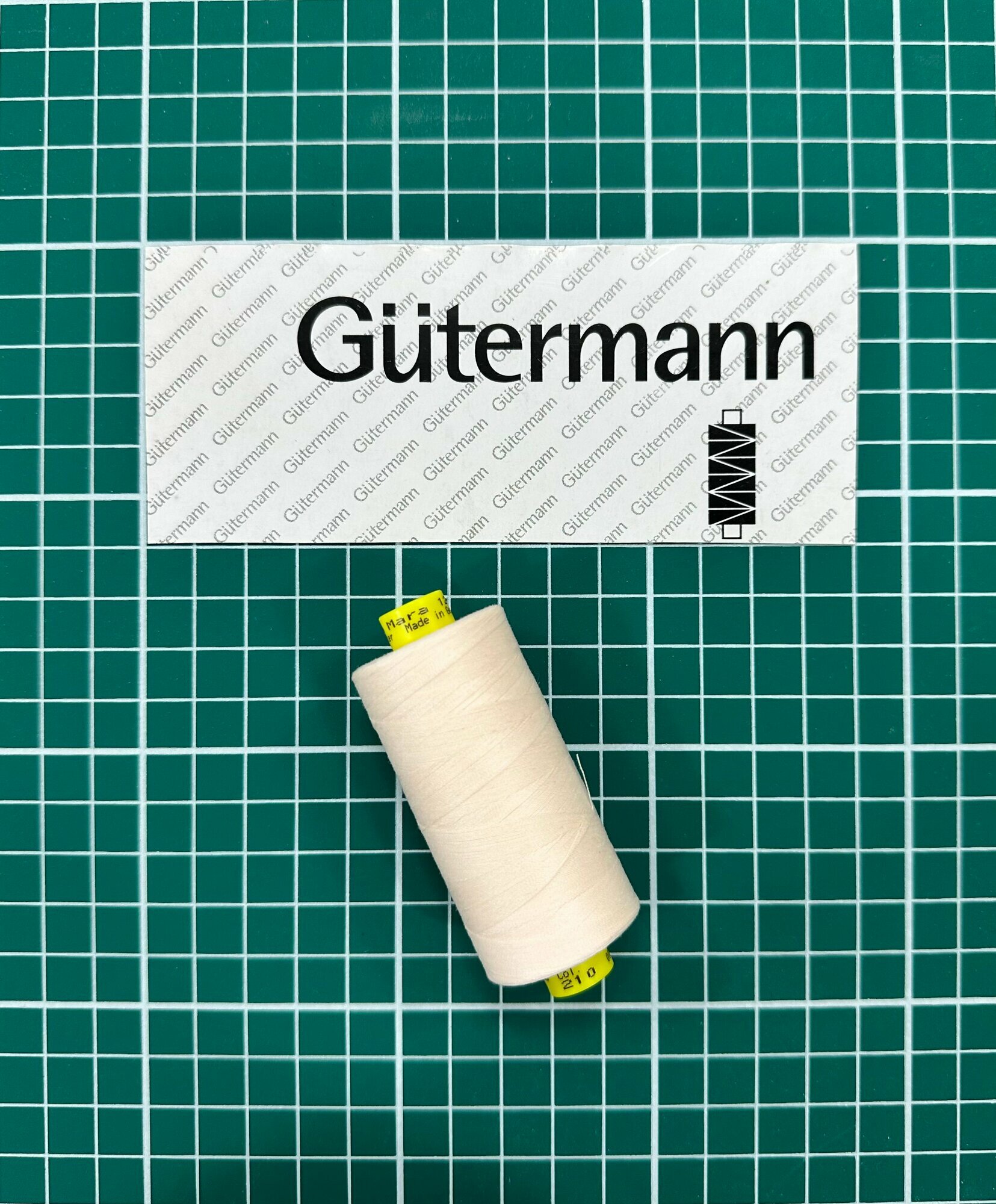 Gutermann Mara 120; col: 210 (1000 м) Нитки для шитья