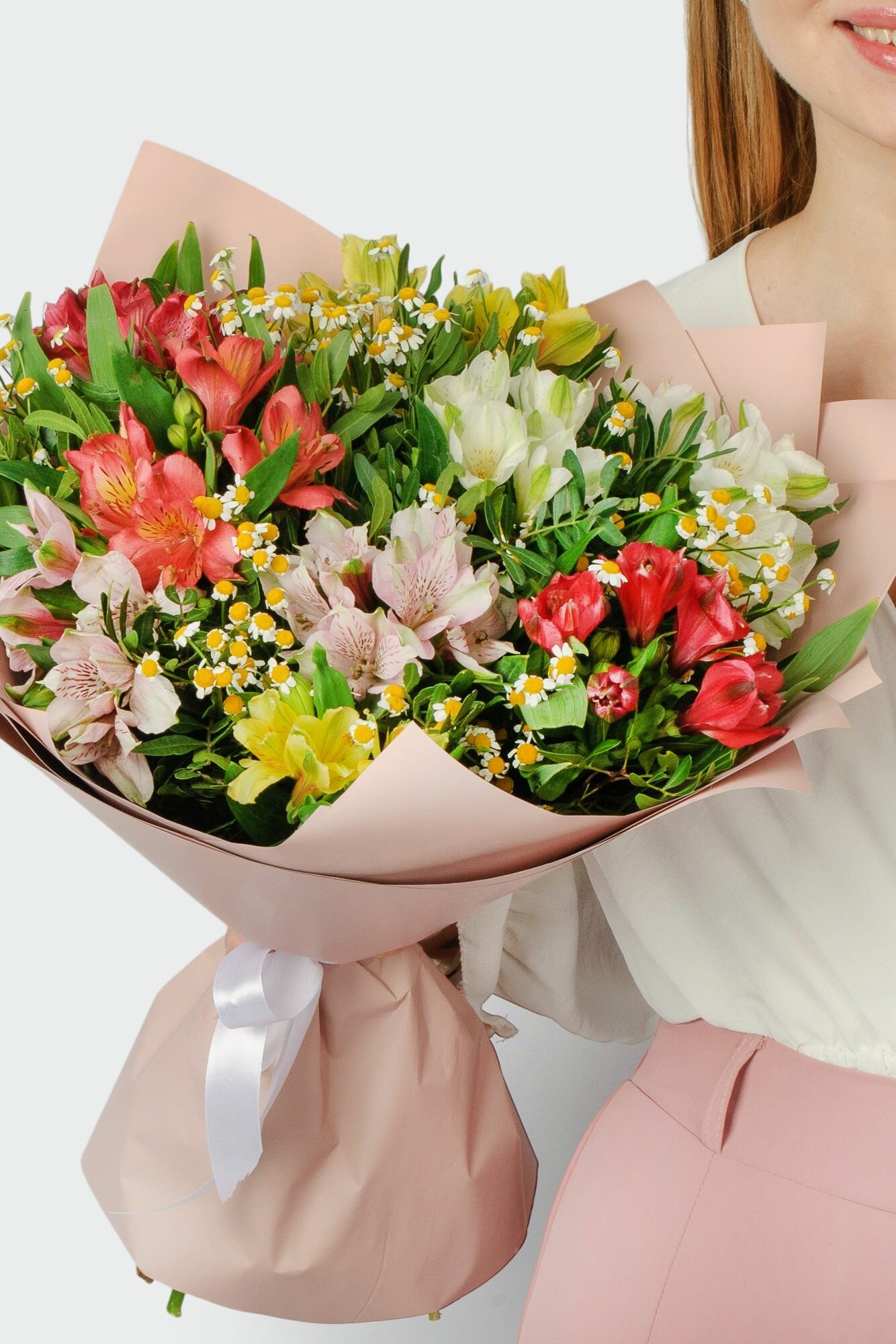 Букет СоюзЦветТорг "Летний коктейль", альстромерии, танацетум, фисташка, разноцветный