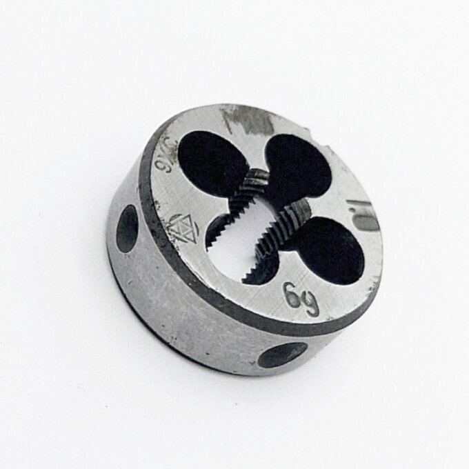 Плашка М10х1мм (d30мм, h11мм)