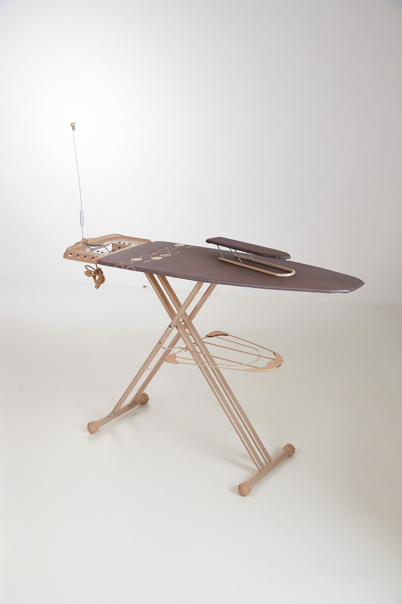 Гладильная доска Nika, с подрукавником, металлическая, напольная, 153х46 см