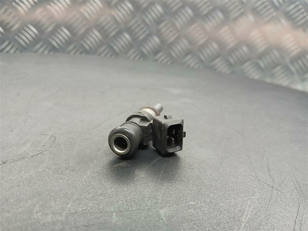 Форсунка инжекторная электрическая Б/У для BMW R1200GS 2008-2012 13617672335