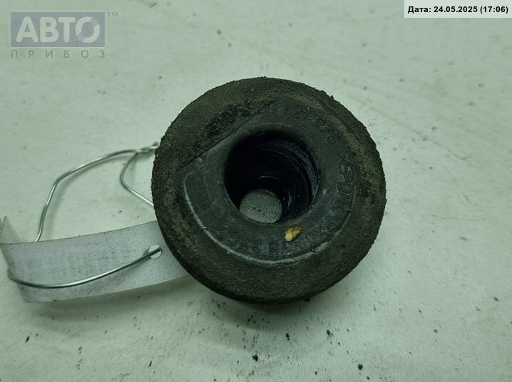 Кронштейн радиатора Volkswagen Passat B5