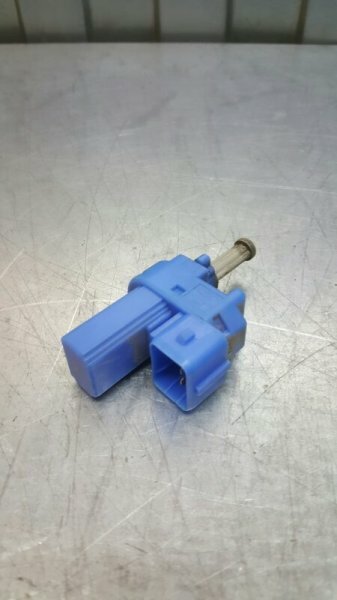 Концевик педали тормоза Ford Focus DFW 1998 (б/у)