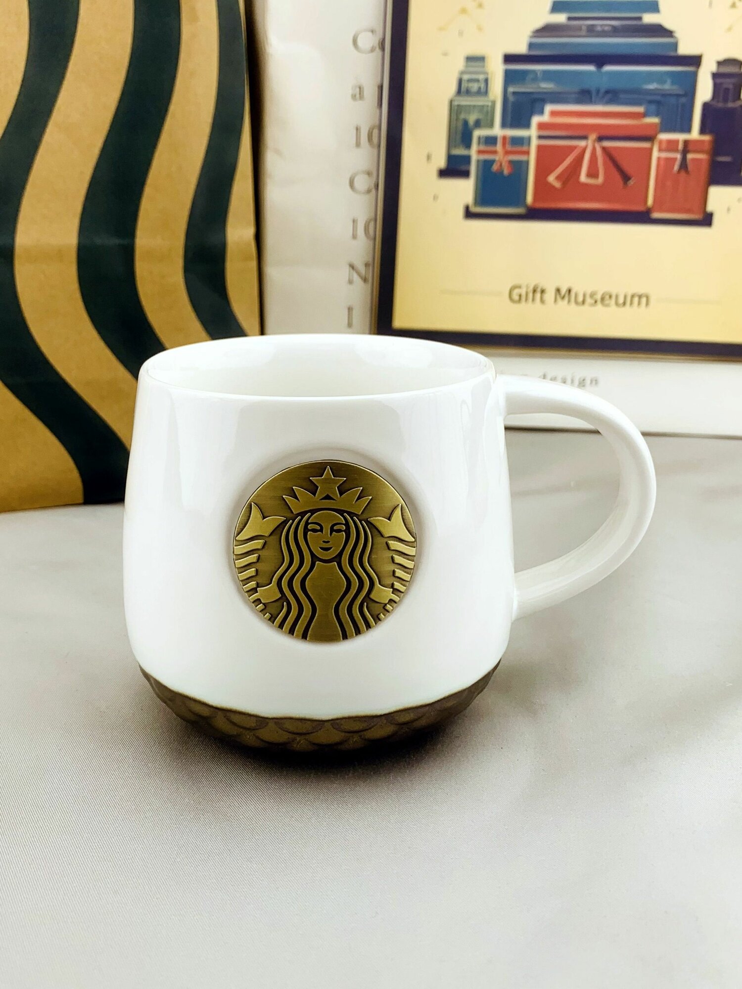 Керамическая кружка Starbucks Ocean Collection (белая серия, 414 мл)