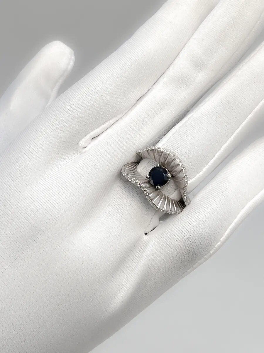 Перстень, белое золото, 585 проба, родирование, сапфир, бриллиант