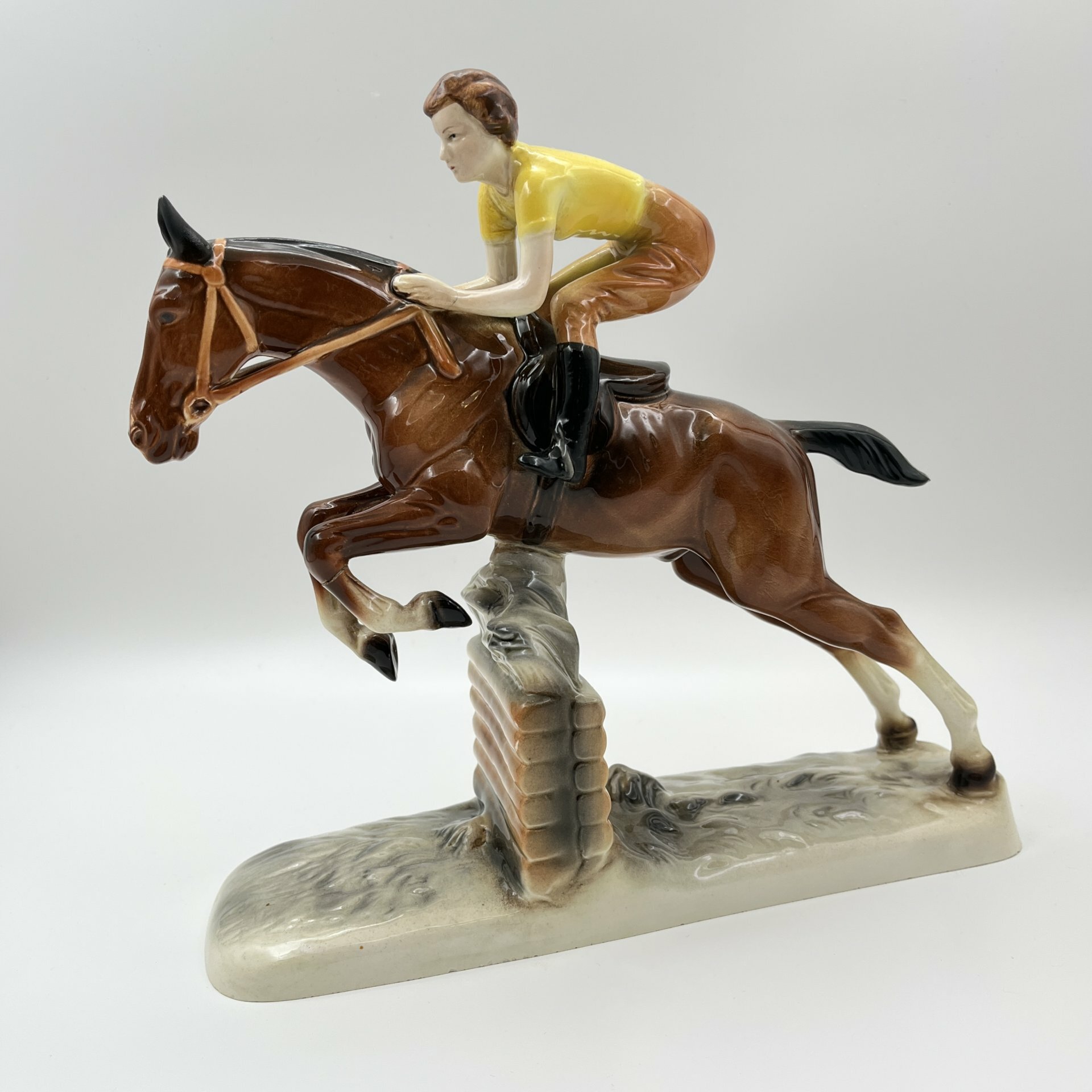 Статуэтка "Наездница", фаянс, аэрография, роспись, Hertwig & Co, Германия, 1941-1958 гг.