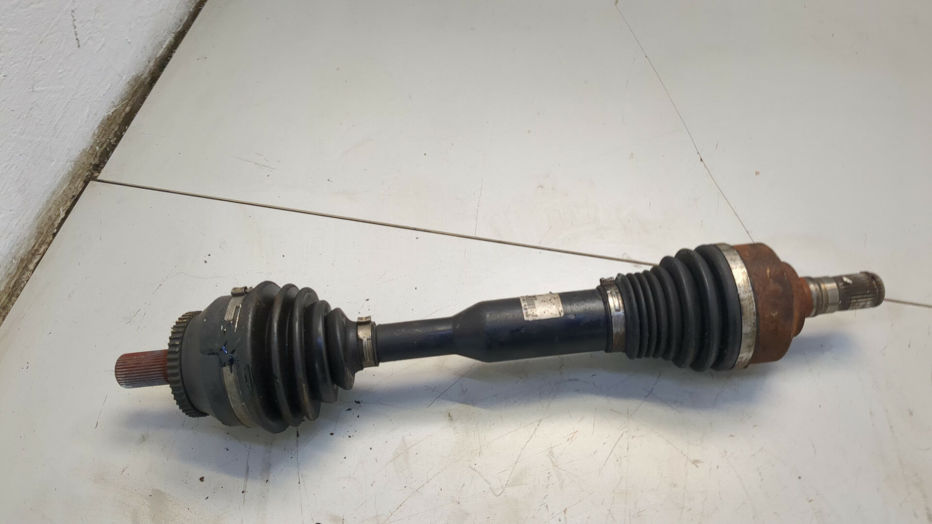 Полуось (вал, шрус) левая передняя Volvo XC90 Б/У